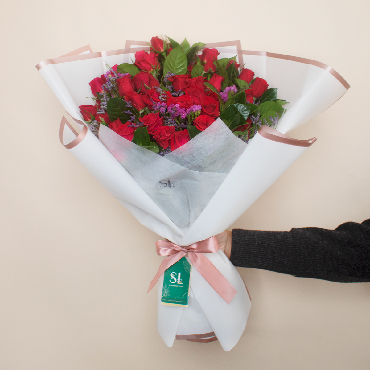 Ramo Rubi Premium - Ramo de rosas rojas y gerberas rojas – SORPRENDE LIMA